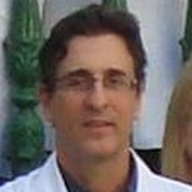 David Rubem Azulay - Dermatologista